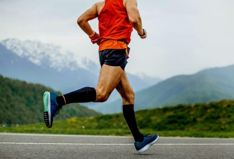Bas de contention : pourquoi de plus en plus de sportifs les utilisent ... Bas de contention : pourquoi de plus en plus de sportifs les utilisent ...